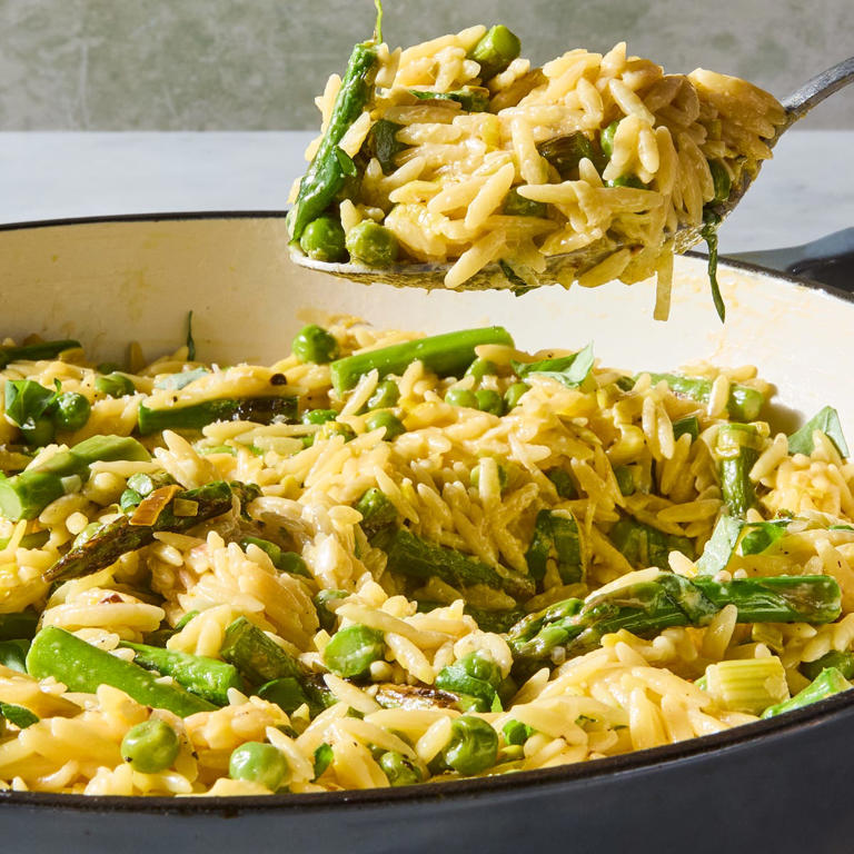 One-Pot Cheesy Asparagus Orzotto Is The Definition Spring Comfort Food