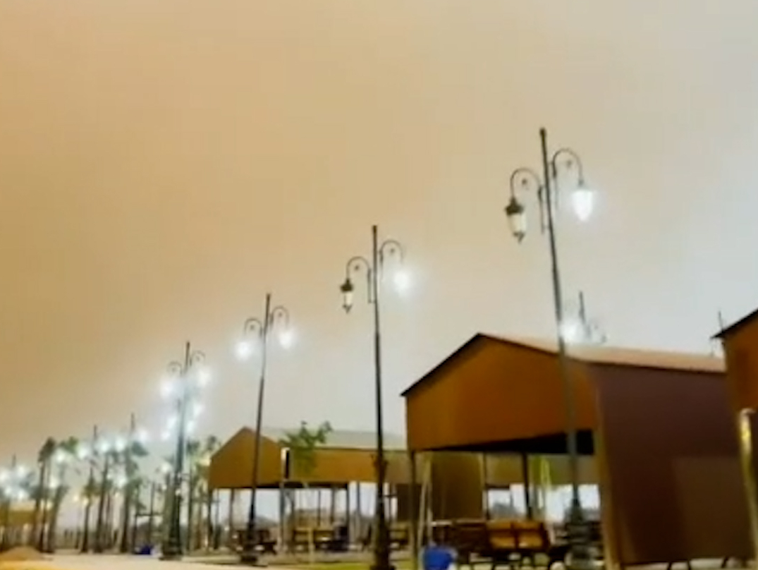 Massive Sandstorm Hits Iraq, Thousands Hospitalized For Respiratory ...