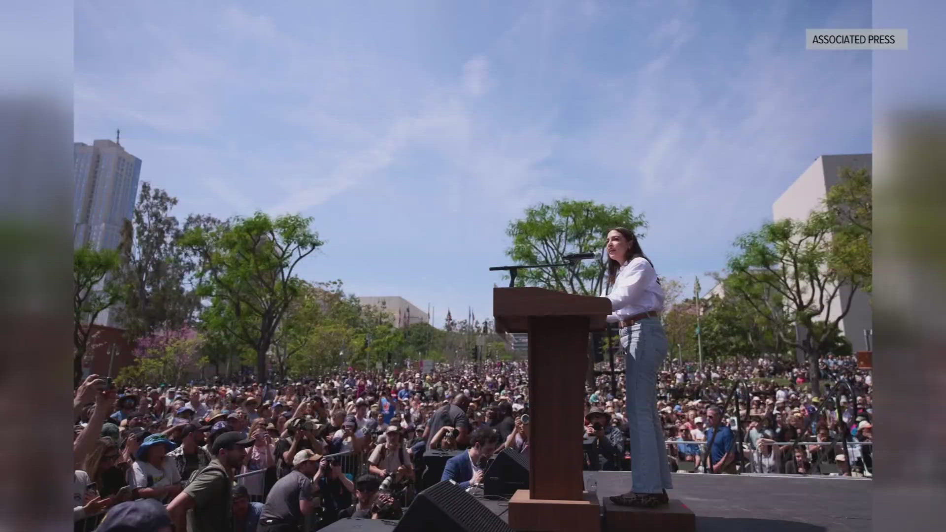 Bernie Sanders and AOC come to Folsom Lake College for nationwide tour
