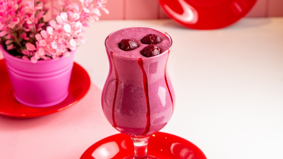Vanilla Raspberry Smoothie: The Creamy Elixir That Will Transform Your ...