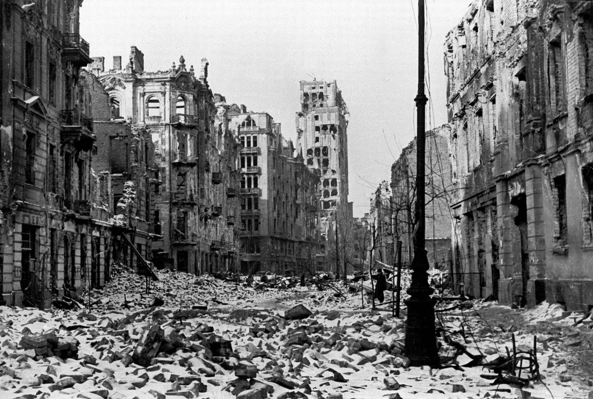 Cities that were rebuilt after being destroyed