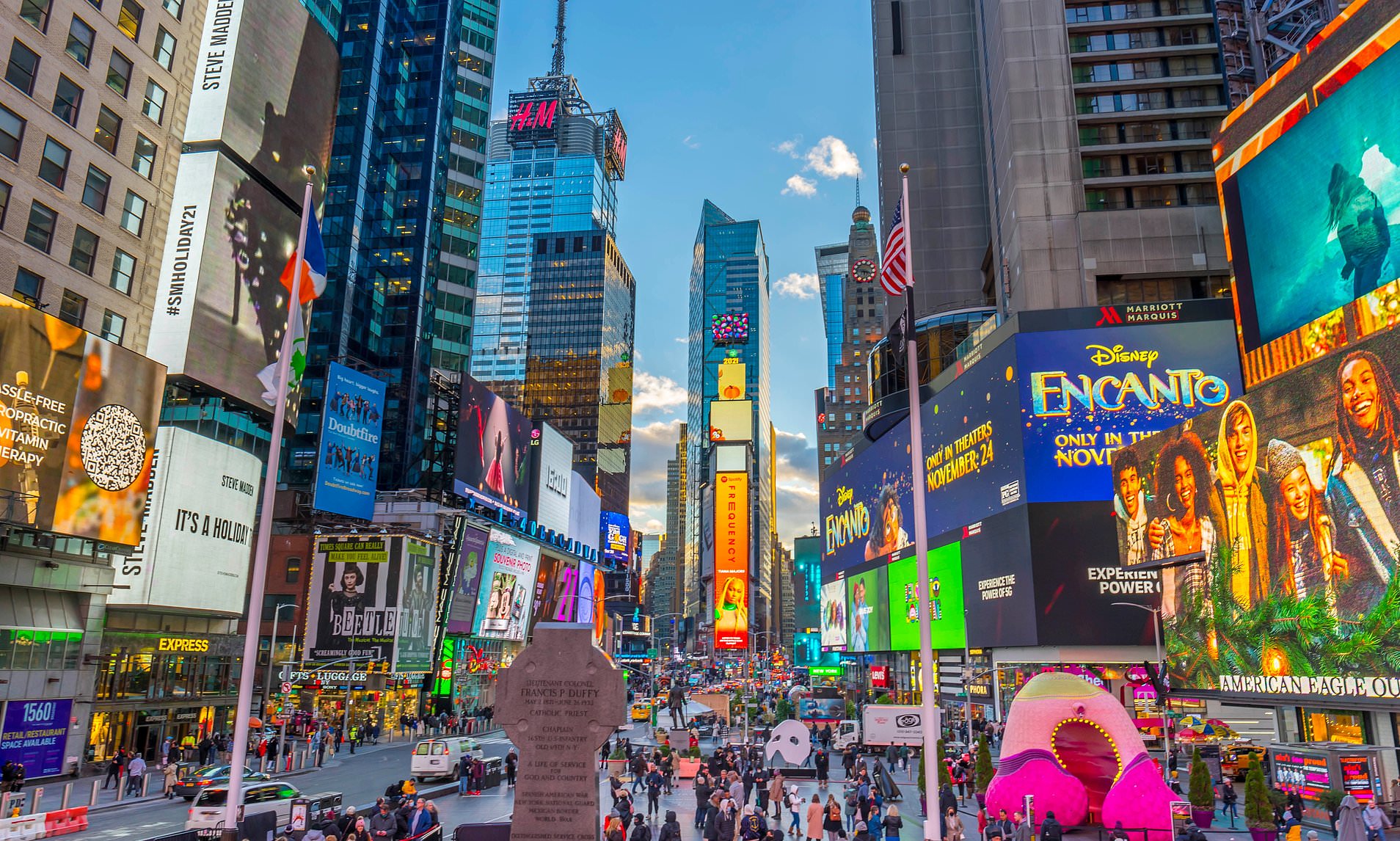 The world's most disappointing tourist attractions revealed - as iconic ...