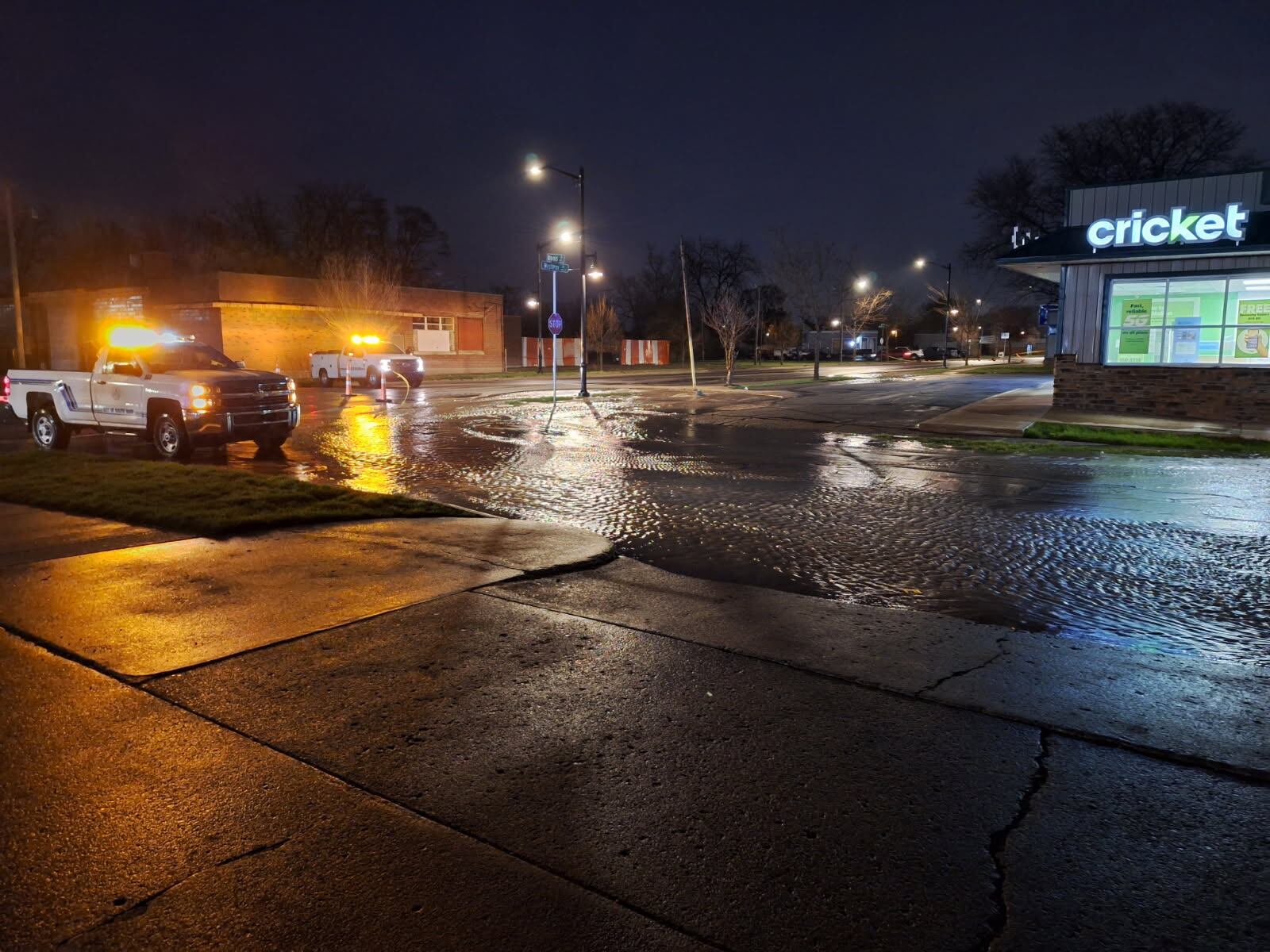 Portion of Western Avenue closed after water line burst
