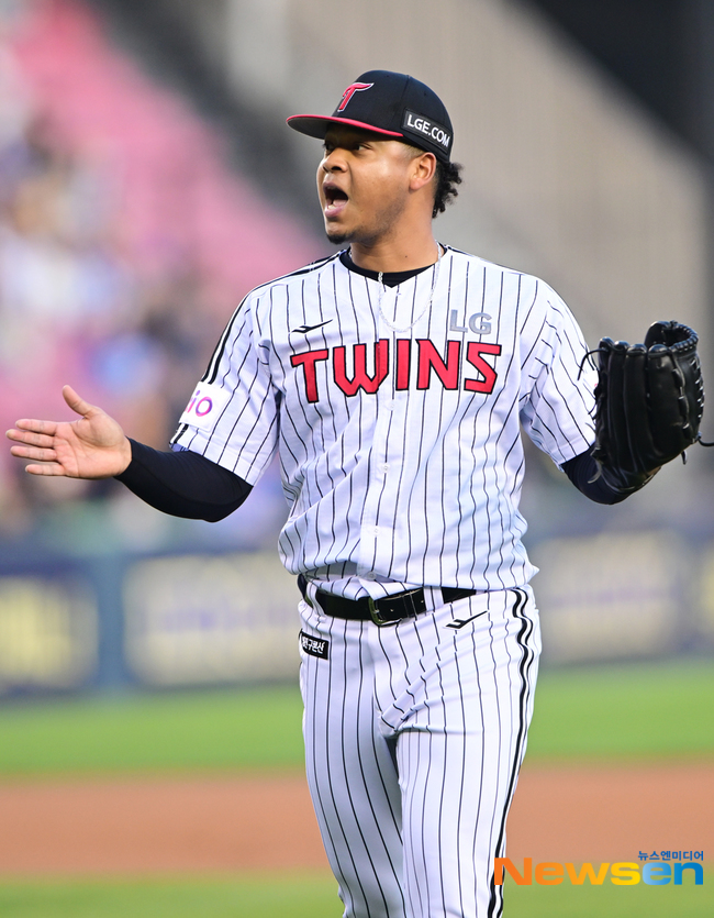 ‘에르난데스-김진성-박명근-장현식’ LG, KBO 역대 4번째-팀 2번째 ‘팀 노히터’ 대기록..삼성 제압