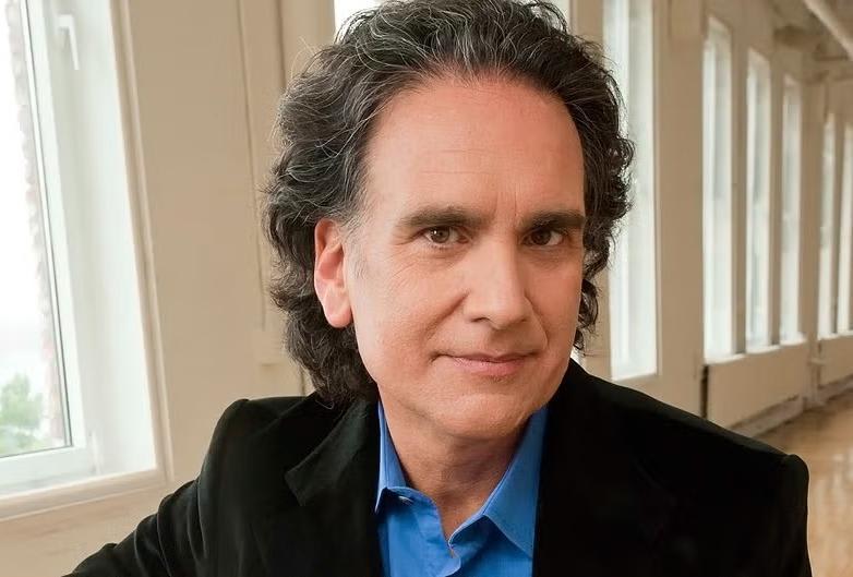 Warren Buffett's Son Sold His Inheritance Worth £388M to Chase a Dream ...