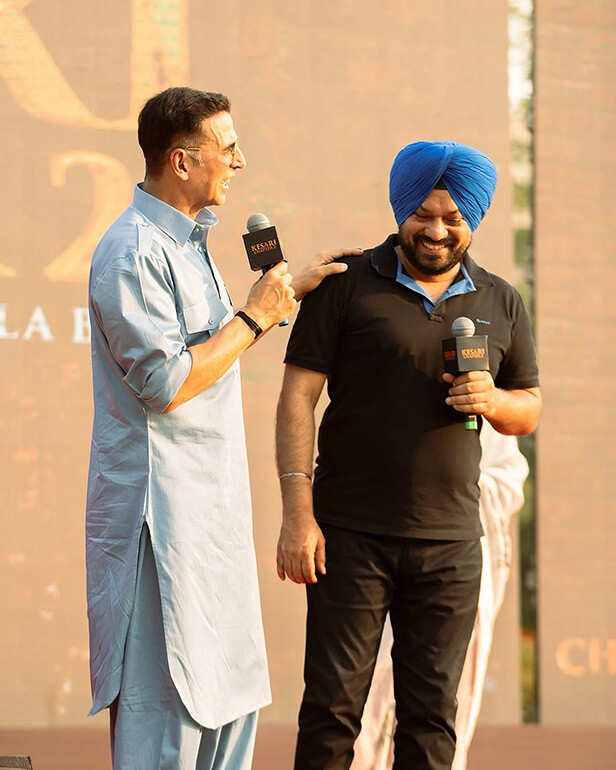 Pics: Kesari Chapter 2 co-stars Akshay Kumar, Ananya Panda & R Madhavan visit Amritsar