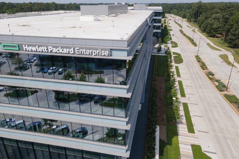 Elliott Builds Over $1.5 Billion Stake in HP Enterprise