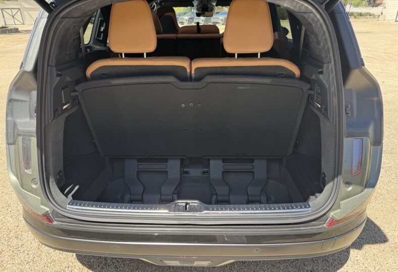 Lucid Gravity May be the Ultimate 3-Row SUV: Electric, Luxury, Minivan ...