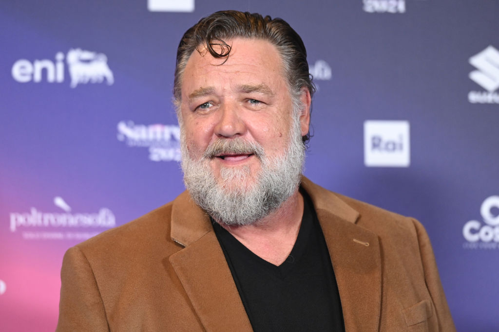 ‘Is That His Adopted Daughter?’: Russell Crowe, 61, Seen In London ...