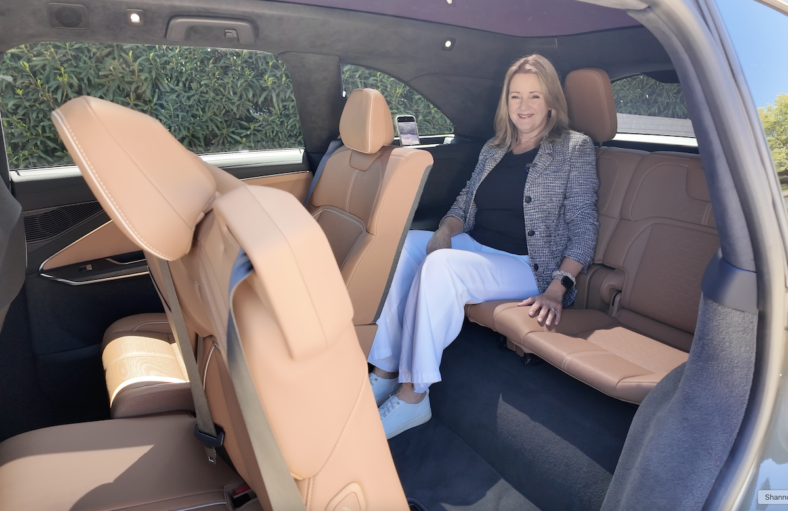 Lucid Gravity May be the Ultimate 3-Row SUV: Electric, Luxury, Minivan ...