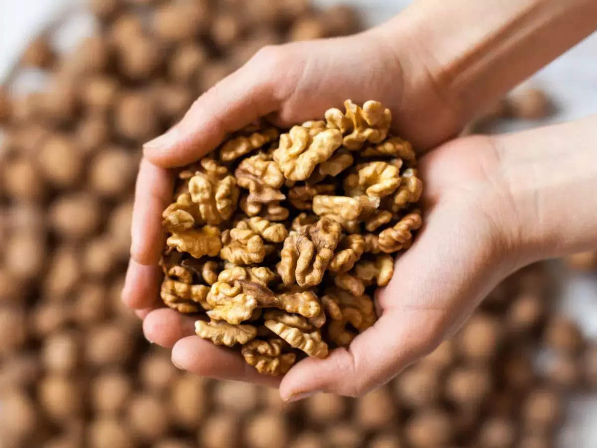 Why You Should Eat Walnuts Every Day: 6 Science-Backed Health Benefits