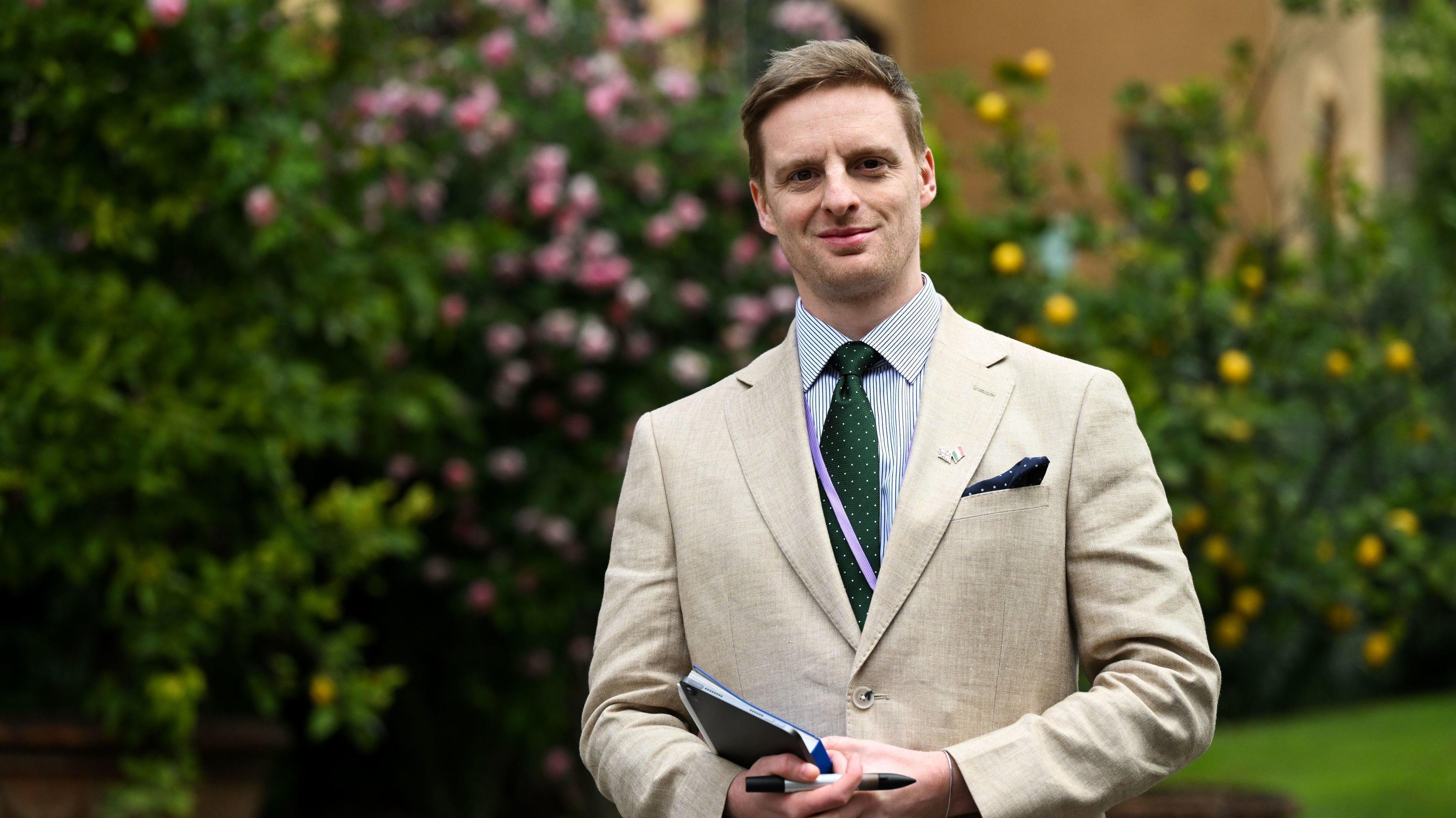 Ex-chippy worker 'amazed' to be royal sketch artist