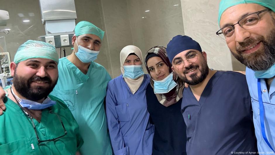 Syrian doctors leave Germany to work for free at home