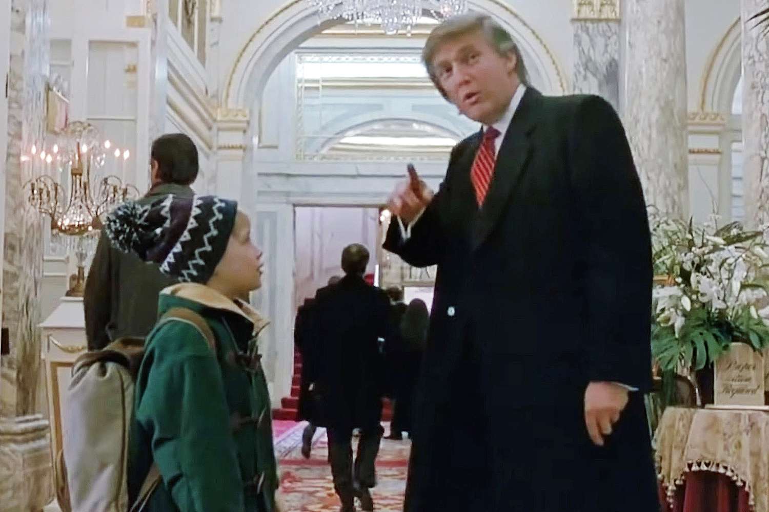 “Home Alone 2” director Chris Columbus calls Donald Trump's cameo a ...
