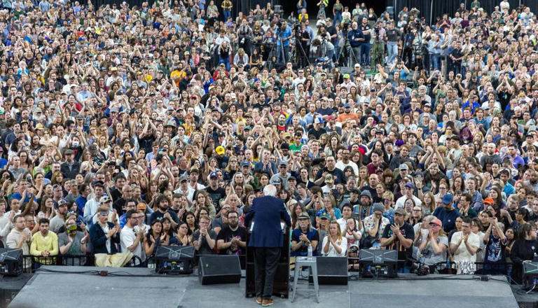 ‘It’s a dire time’: Bernie Sanders, AOC draw 12,000-plus to Idaho rally