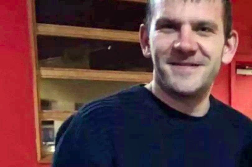 Augenbrauen-Streich endet für David tödlich