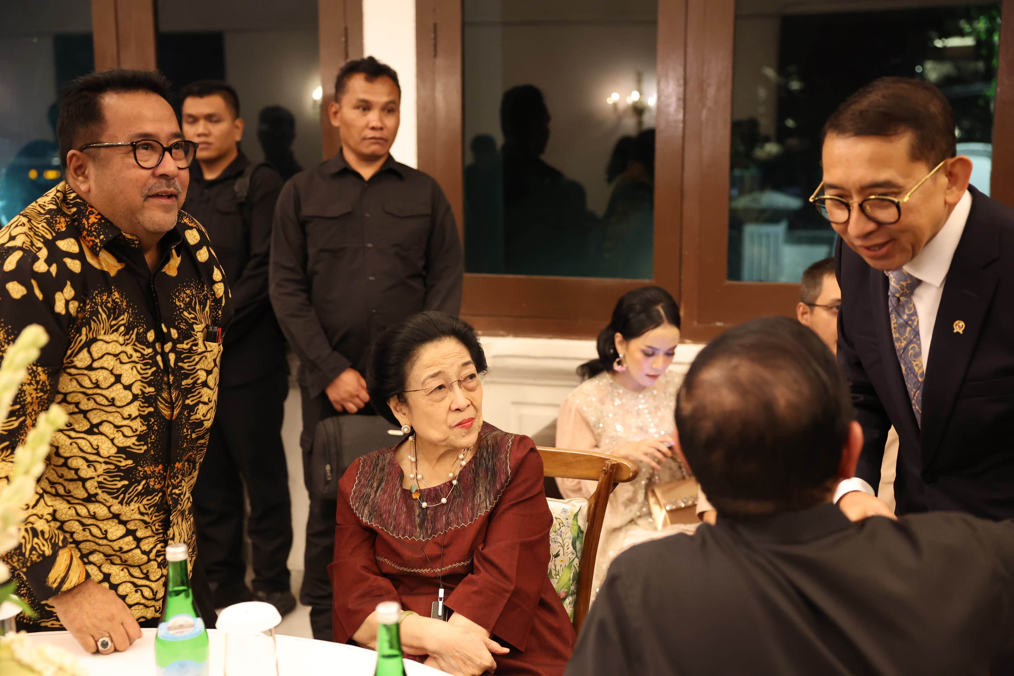 Megawati Tonton Teater di GKJ, Menterinya Prabowo Ikut Hadir