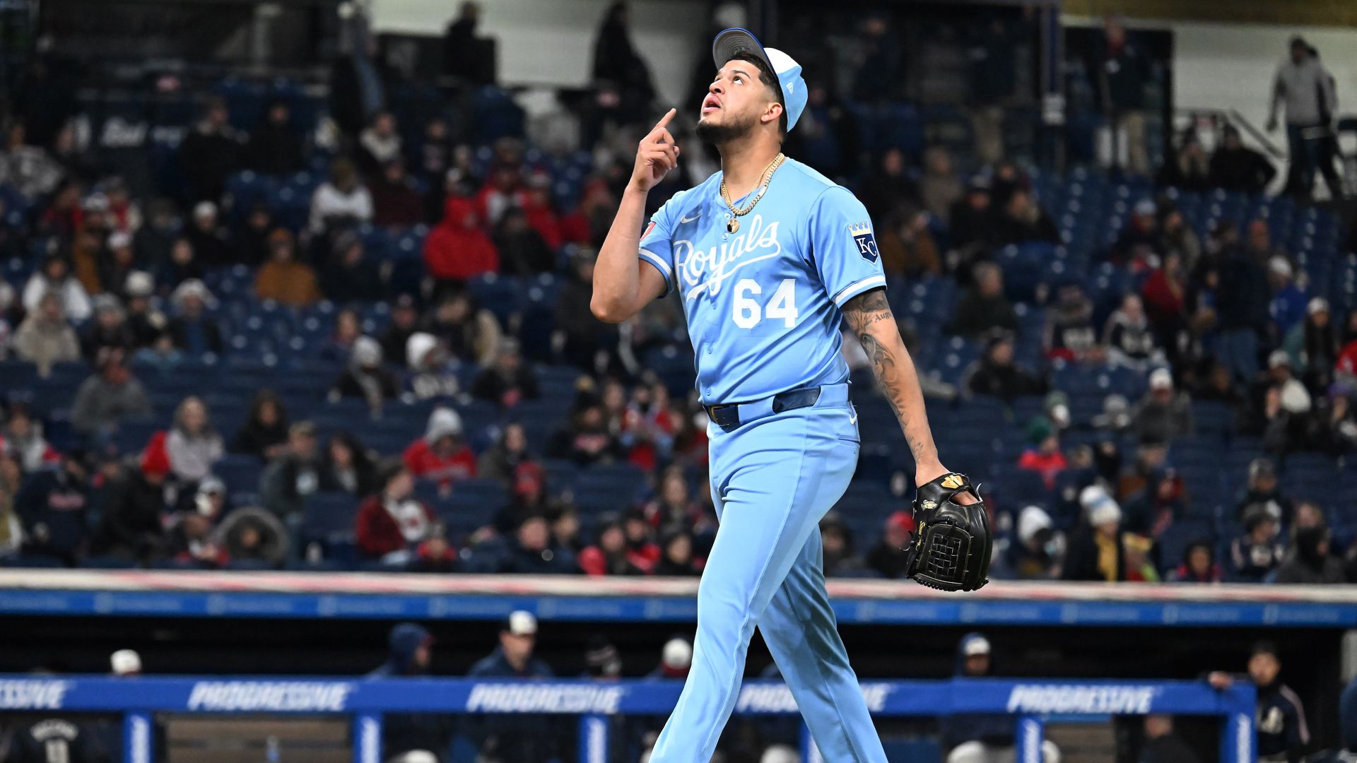 The Royals should give Steven Cruz a real shot