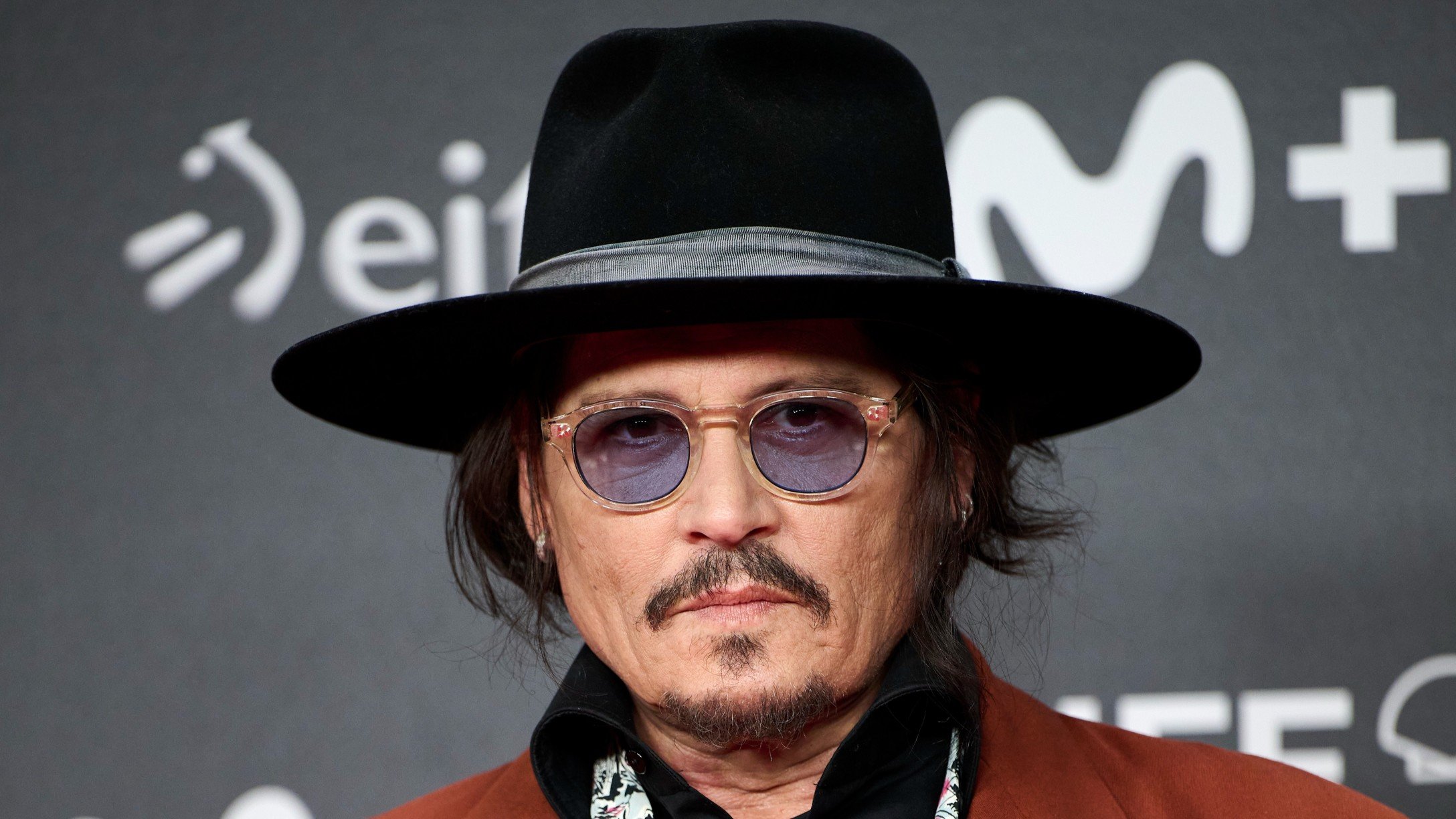 People Have Very Mixed Reactions To Johnny Depp's ‘Silver Fox' Makeover ...