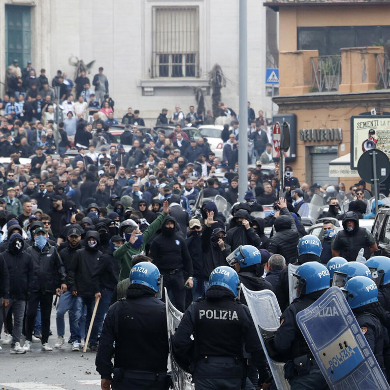 Arrestati 6 ultrà per gli scontri prima di Lazio-Roma