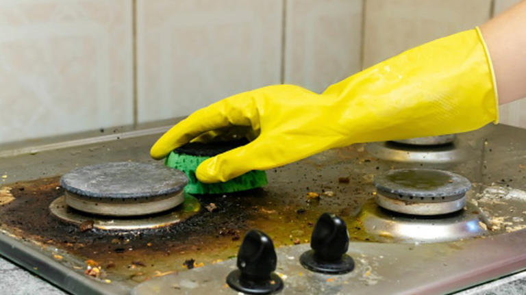 The Unexpected Household Cleaner That Can Degrease Your Entire Kitchen
