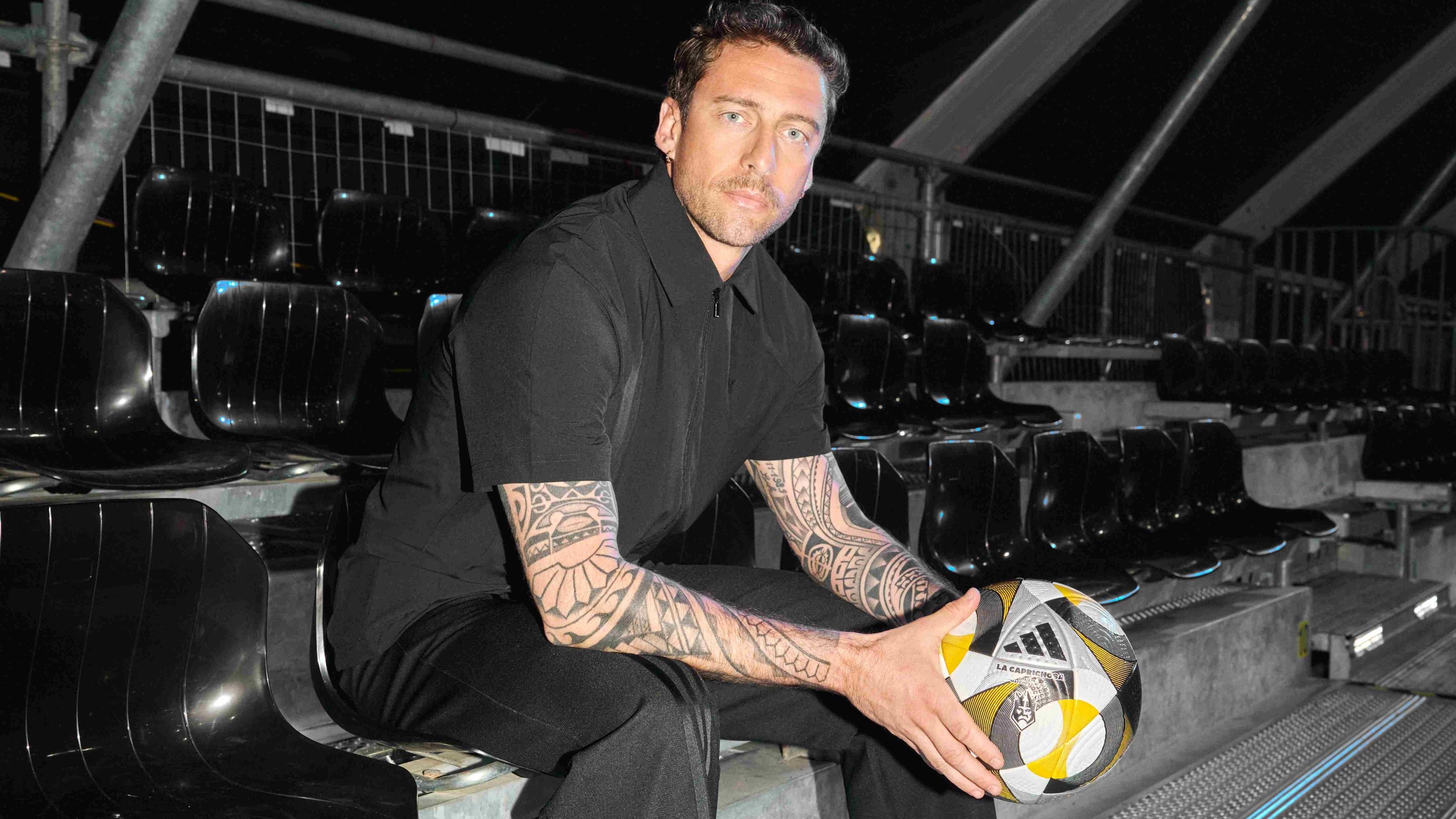 Folla al nuovo negozio Adidas: i fan incontrano Marchisio, Nico Paz e ...