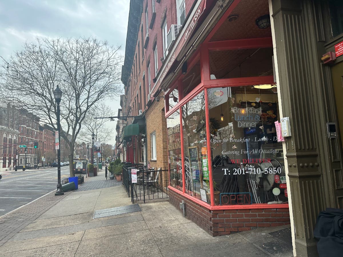 Less Famous 'Cake Boss': Owner Of Cosmo's Bakery In Hoboken Dies