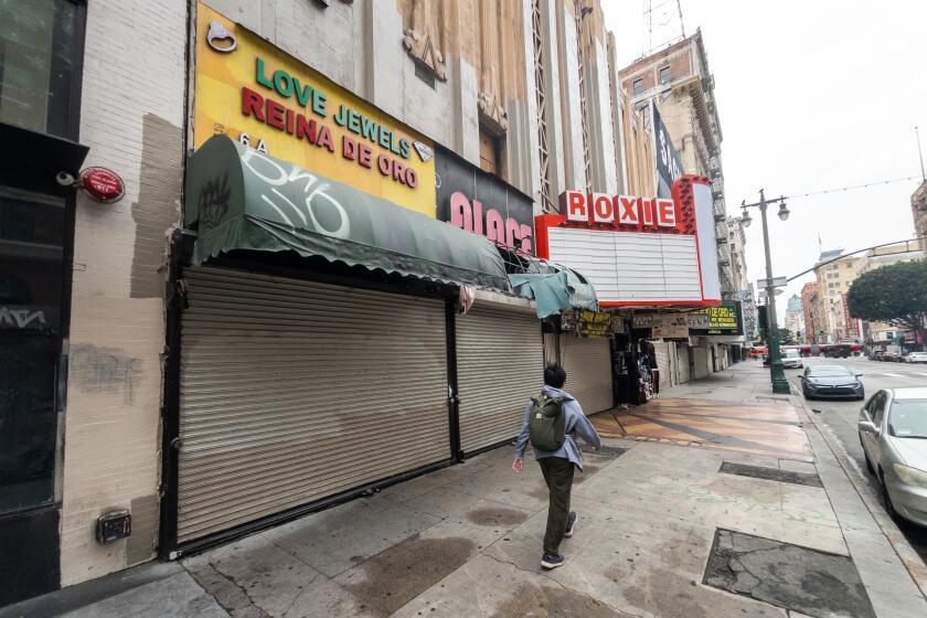 In cinema-style heist, tunneling thieves steal millions in gold, jewels ...