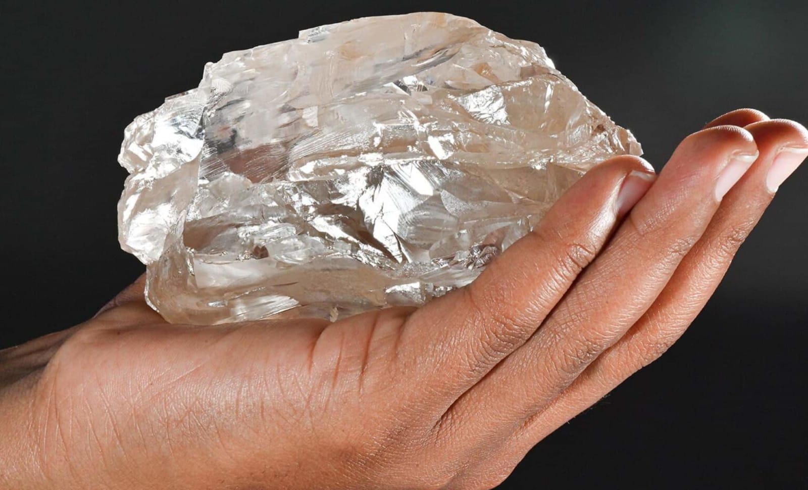 Record-Breaking 2,492-Carat Diamond Unearthed in Botswana — The Second ...