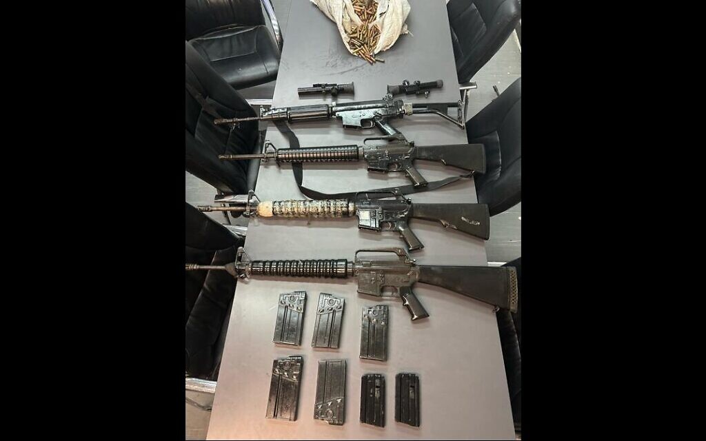 IDF captures assault rifles during attempt to smuggle them from Egypt ...