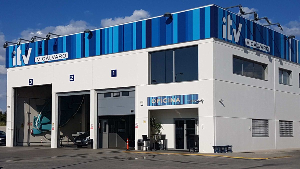 Un mecánico de la ITV desvela el truco infalible para que un coche pase ...