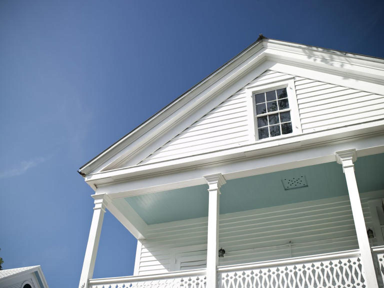 People Are Painting Their Porch Ceilings This Color to Repel Bugs ...