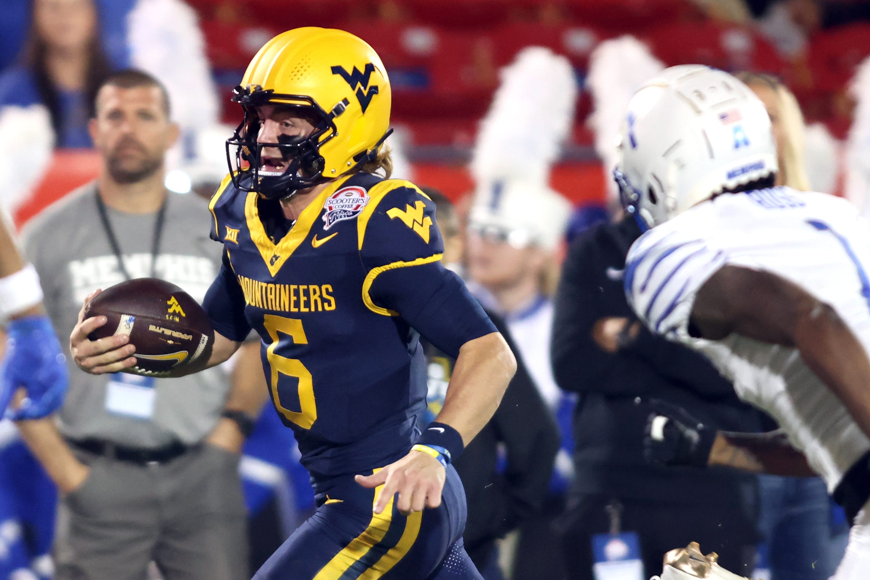 Former college QB attends Titans' local pro day as a WR ahead of NFL draft