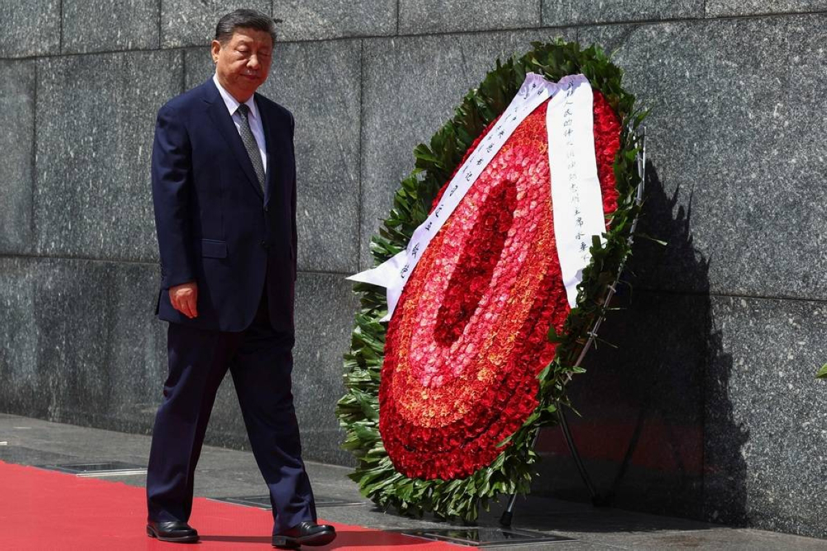 Xi's Vietnam trip aims to 'screw' US – Trump Xi's Vietnam trip aims to 'screw' US – Trump