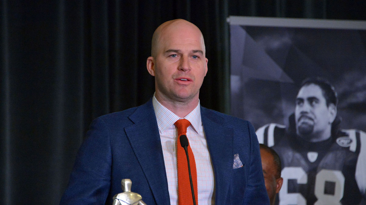 Raiders Super Bowl champion, father of QB brothers dies at 70