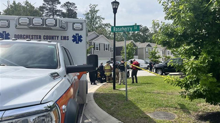 Barricaded person surrenders at North Charleston home