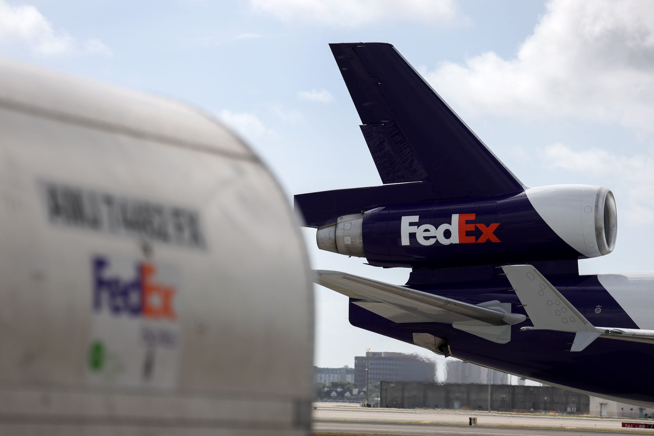 FedEx, UPS Bring Back Fees for Chinese Imports