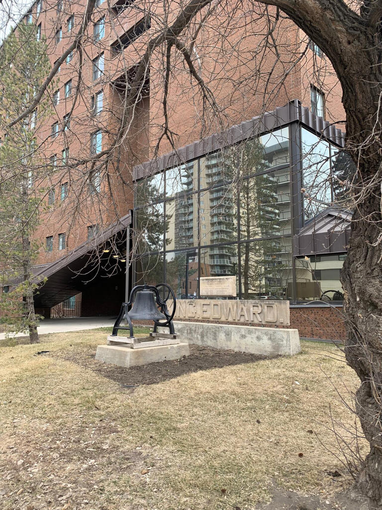 Seniors concerned about safety of Saskatoon Housing Authority building