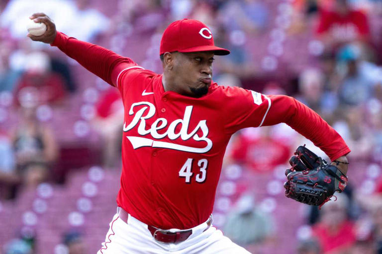 Dodgers Announce Alexis Diaz Trade With Reds