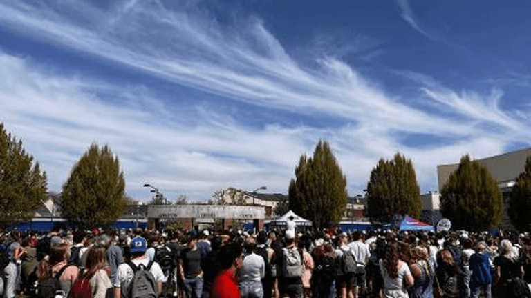 "Prove me wrong" - Conservative speaker Charlie Kirk at Boise State