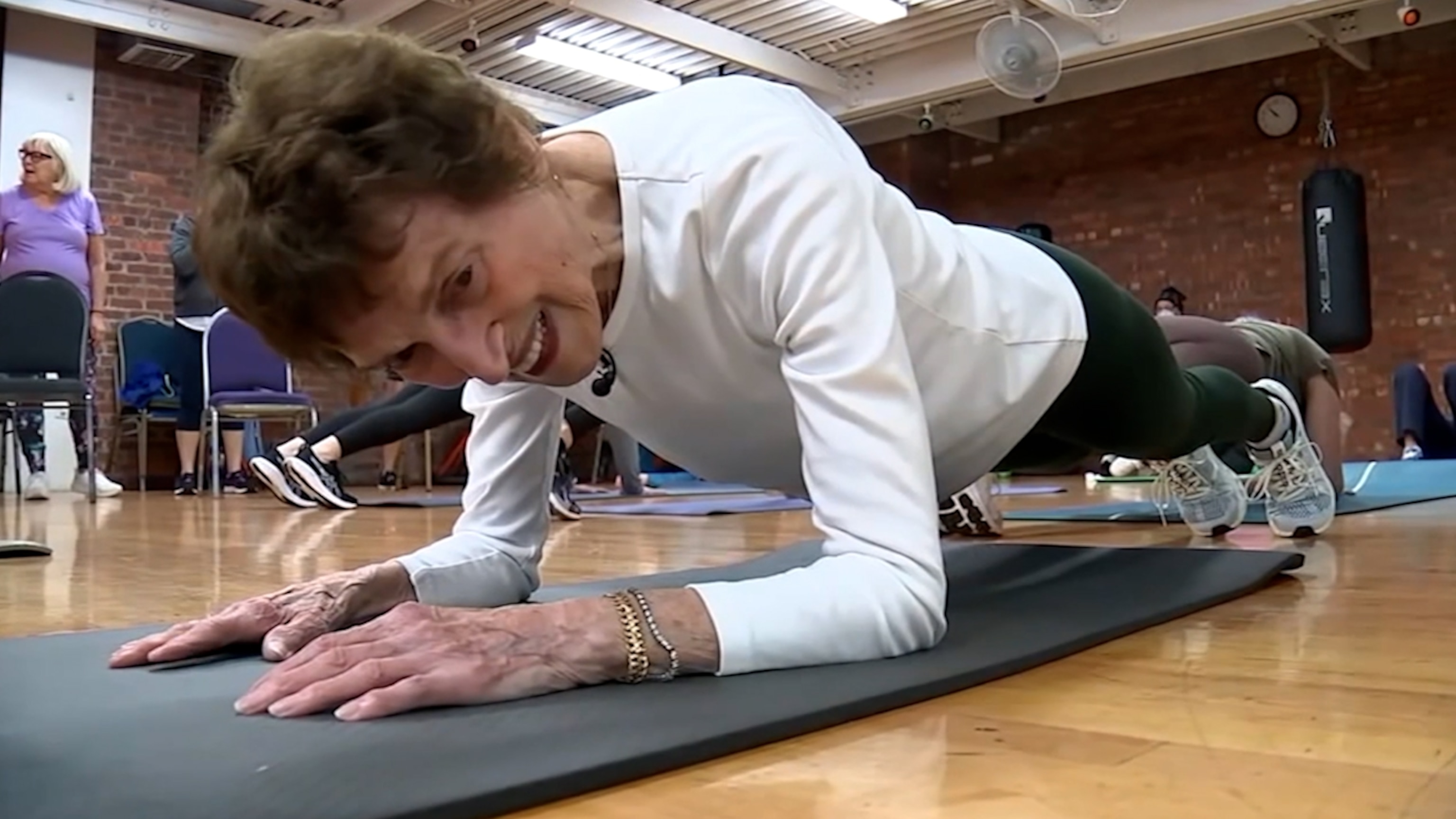 100-year-old woman does 3-minute plank