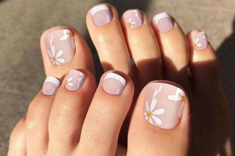 5 diseños de acripie, el pedicure para lucir en la playa este 2025