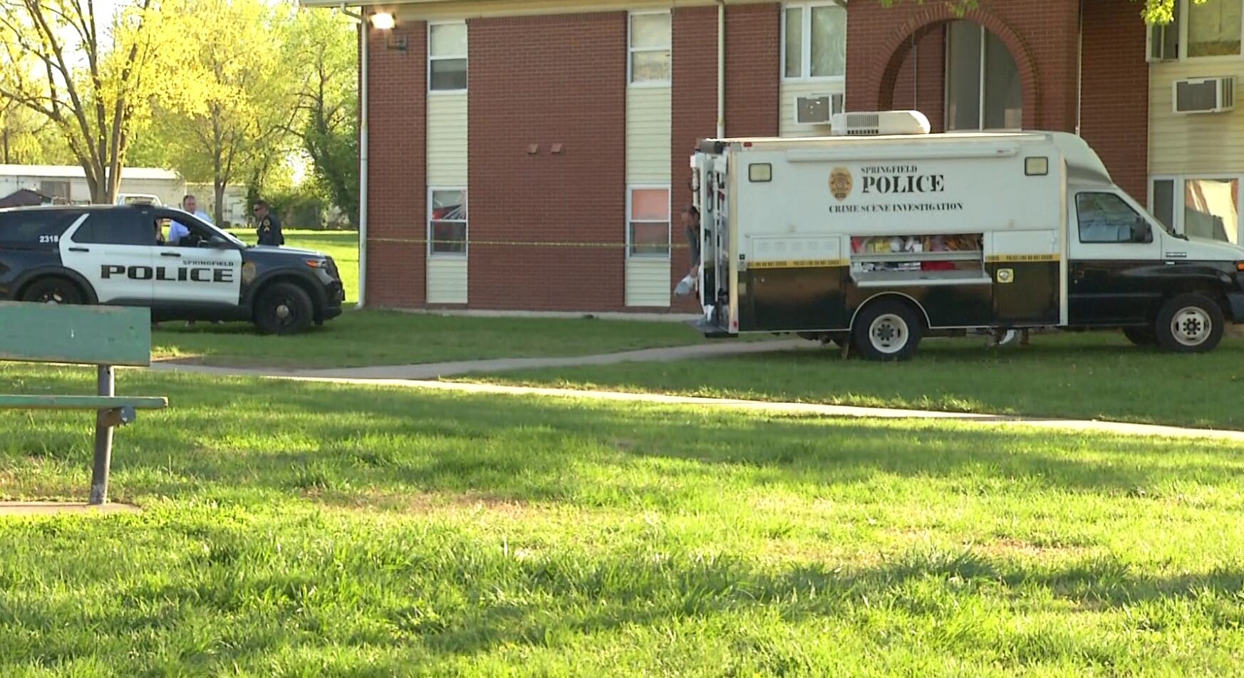 Police investigate murder, suicide at Springfield apartment complex