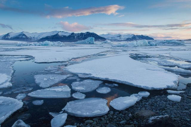 Scientists issue urgent warning after Arctic hits alarming milestone: 'It doesn't bode well for ...