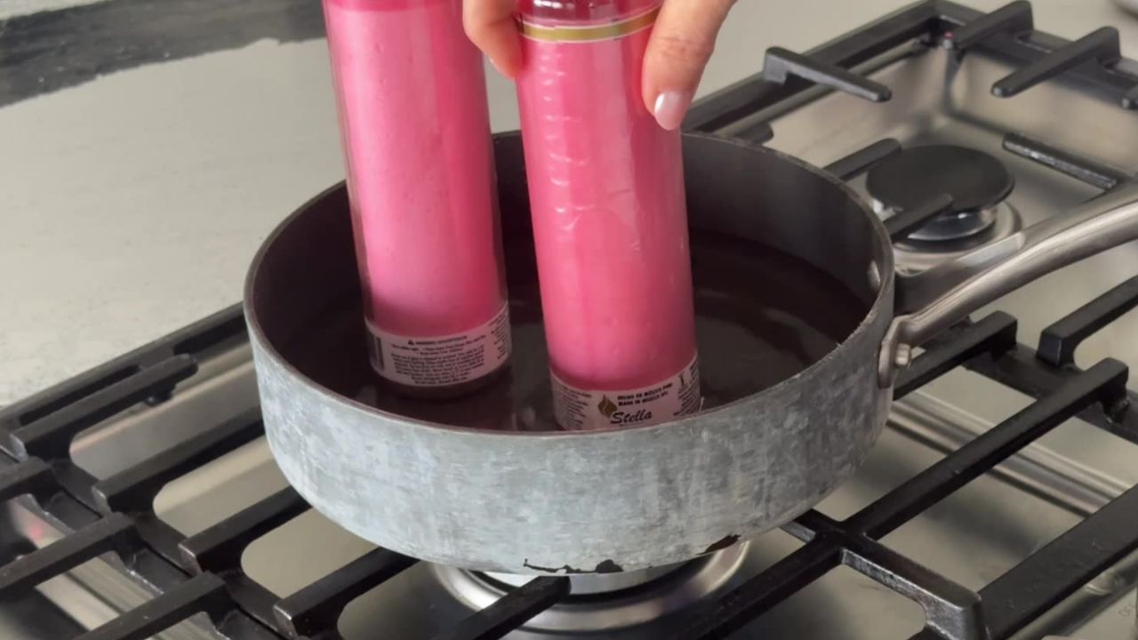 Stick a candle into a frying pan for this BRILLIANT dining room hack!