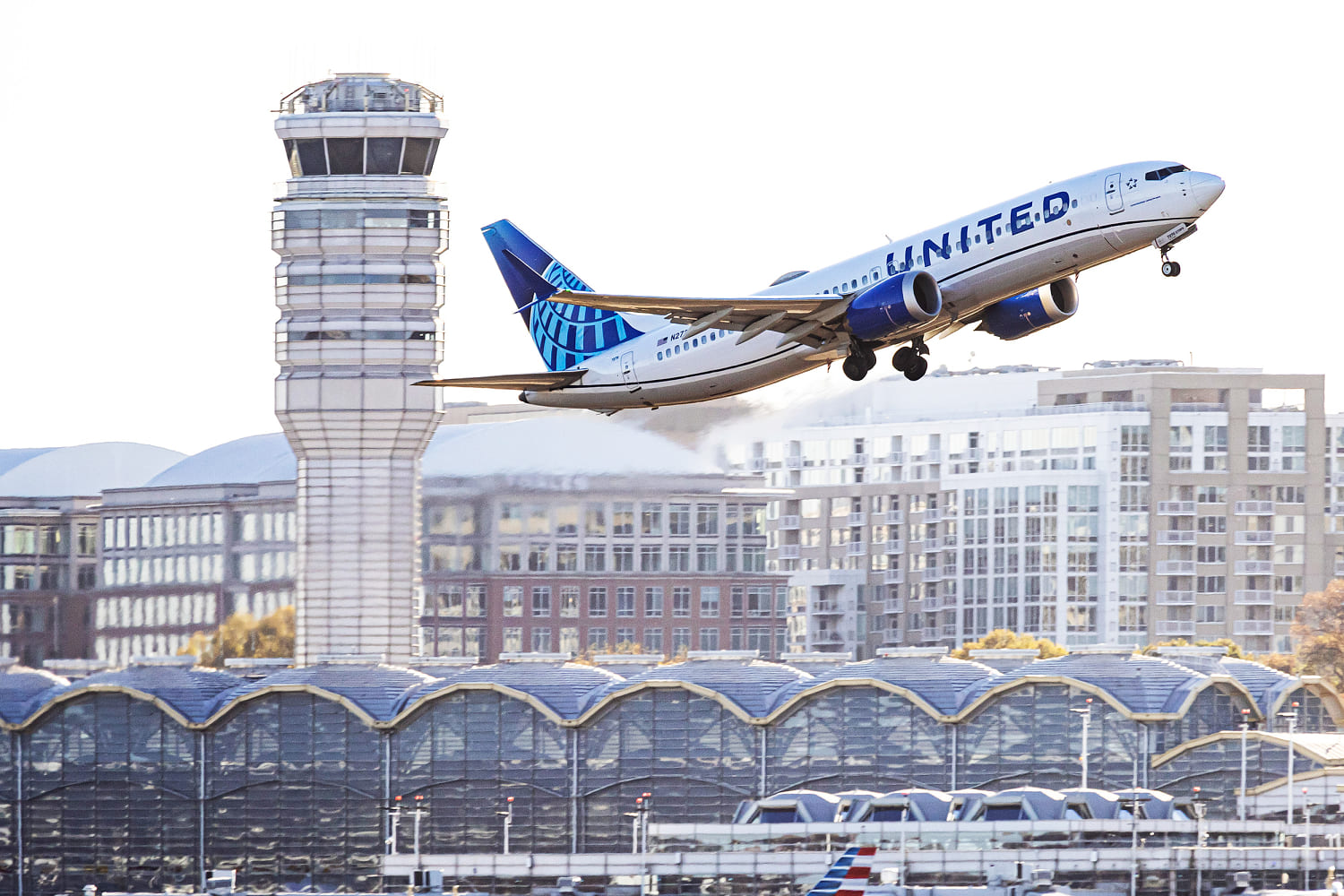 United to cut flights as domestic demand disappoints but international ...