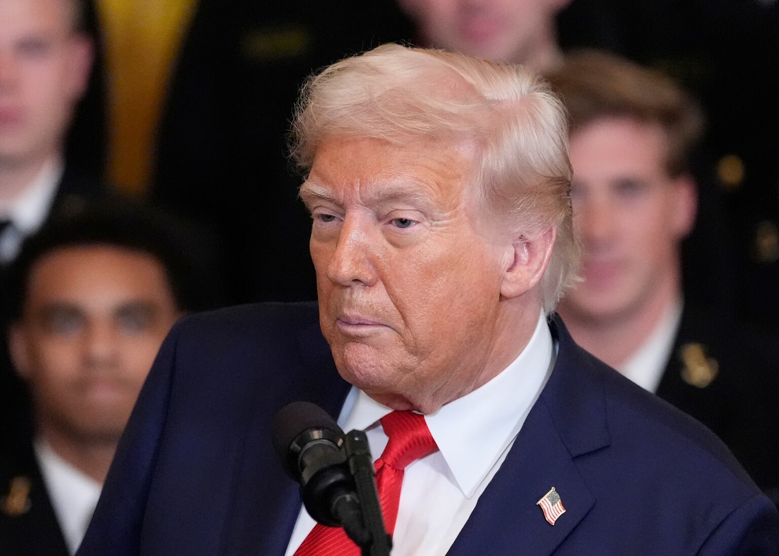 Trump wants to give money and plane tickets to immigrants who ‘self-deport’