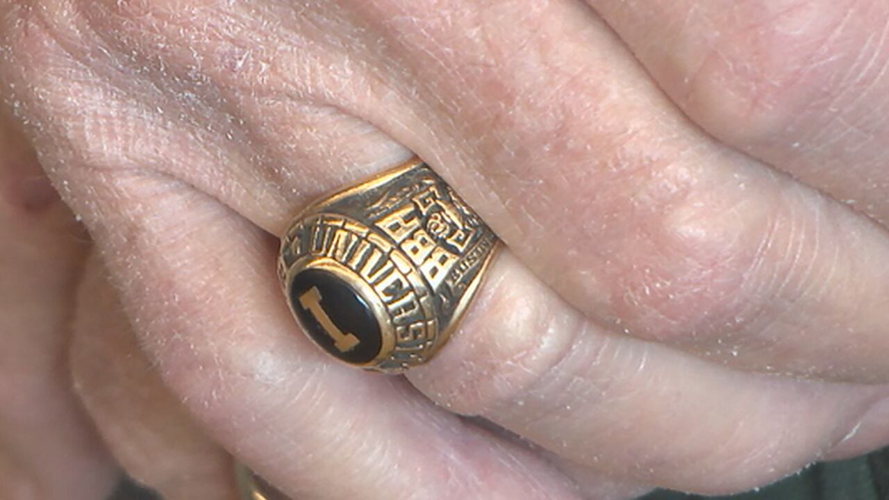 ‘I was elated ' - 1968 Univ. of Iowa alum reunited with lost class ring