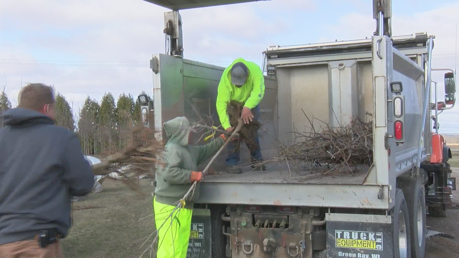 15th year of Packers program sees 350 trees donated and planted in 15 ...