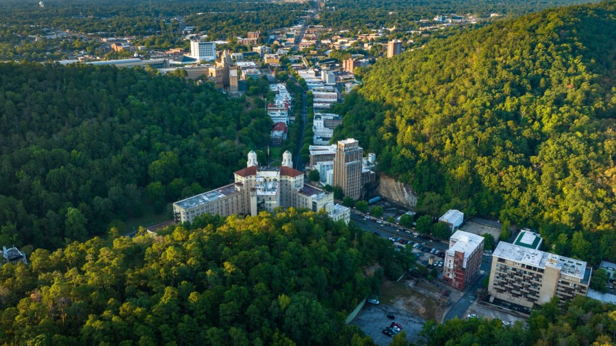 VOTE: Hot Springs motel in the running for USA Today’s 10 best roadside ...